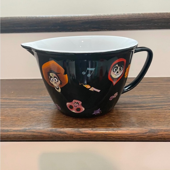 Rae Dunn | Kitchen | Rae Dunn Disney Pixar Coco Collectible Mixing Bowl ...